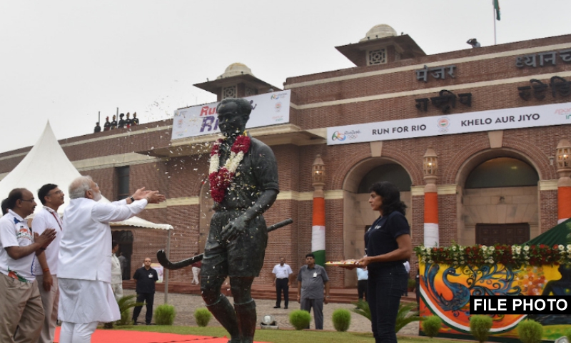 PM Extends Greetings on National Sports Day, Pays Tribute to Major ...