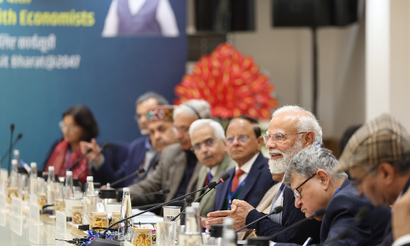 PM meets eminent economists at NITI Aayog | Prime Minister of India